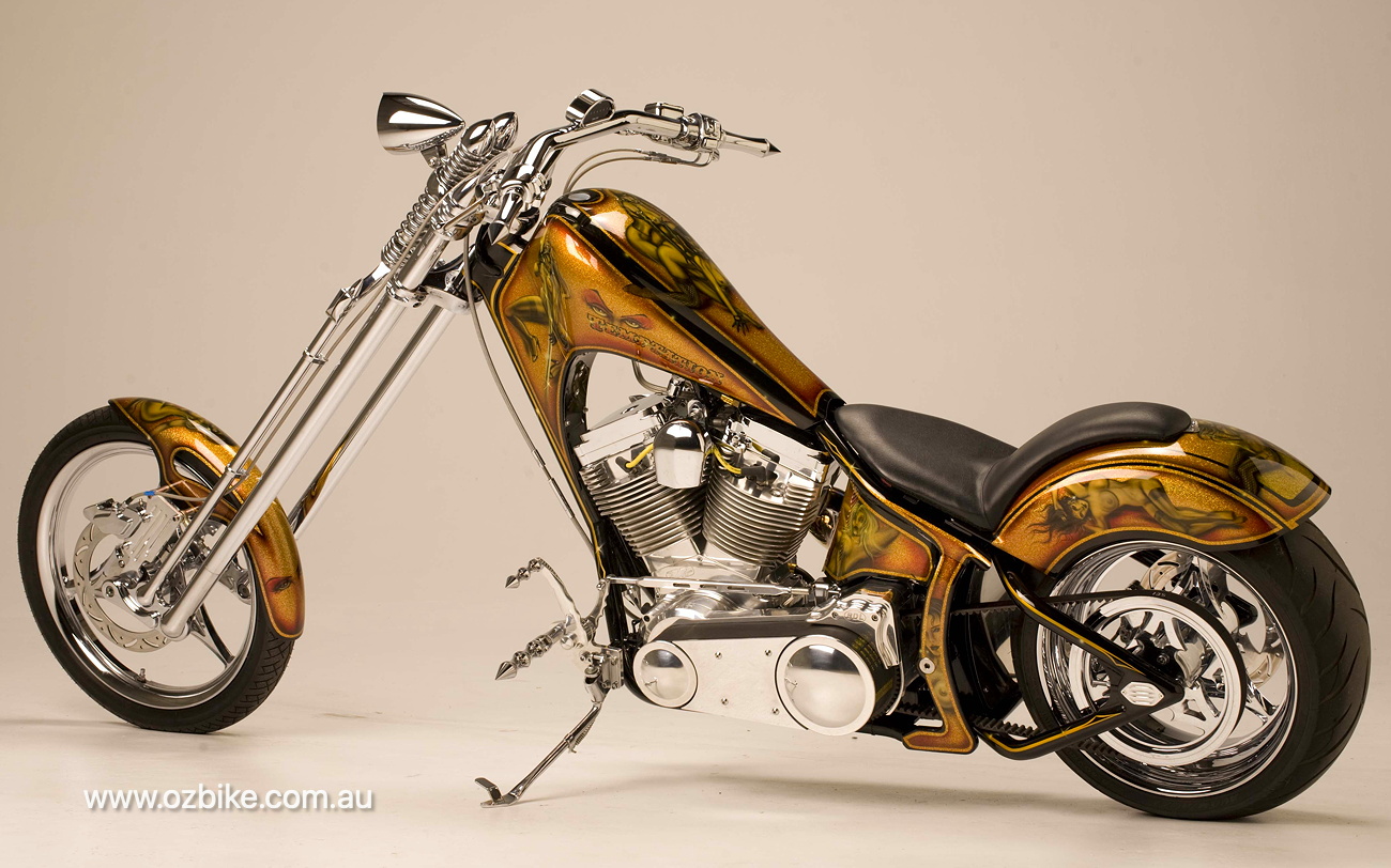 Gold Temptation Chopper Featuring Jade & Jessie