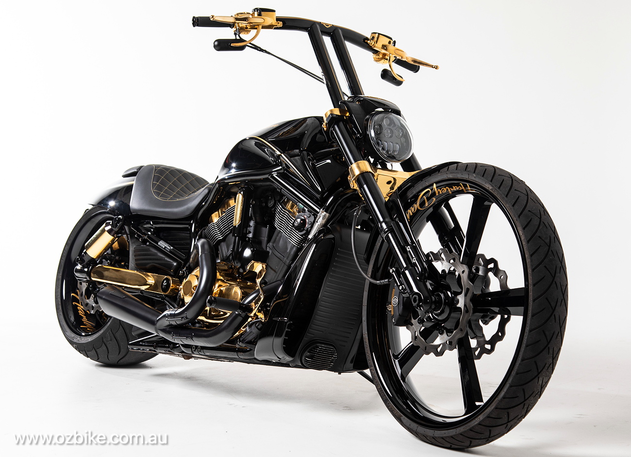 Ozbike Digital Magazine: Black and Gold Harley Night Rod Ozbike_03