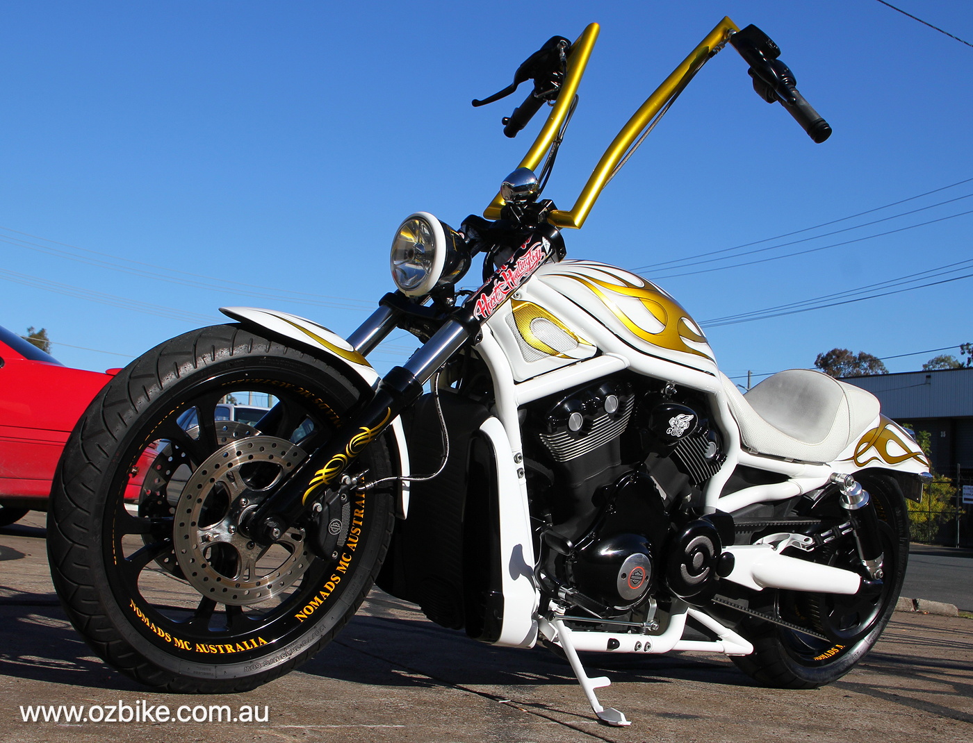 Ozbike Digital Magazine: Smokin’ White Harley V-Rod Ozbike_10