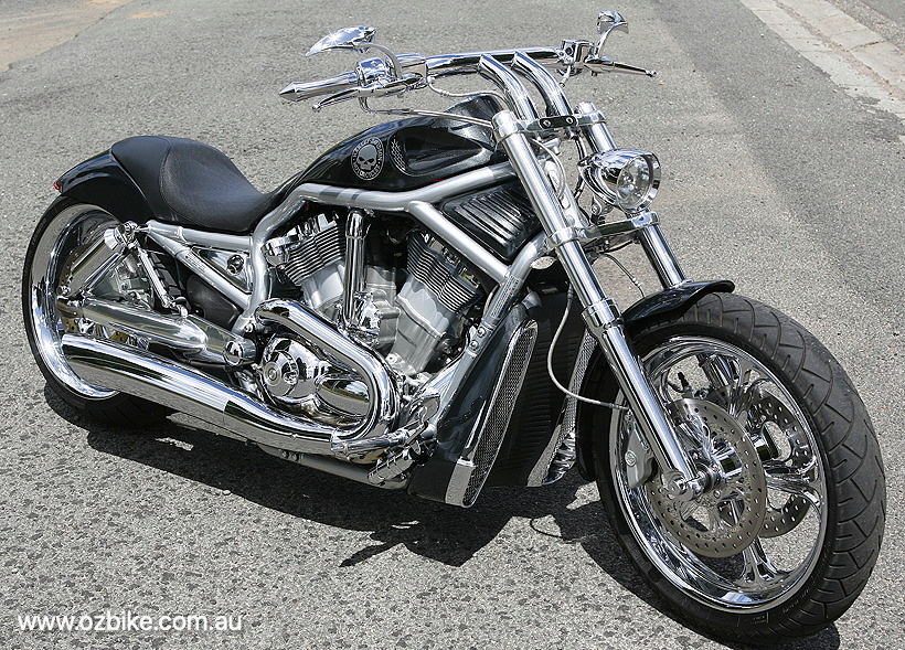 Pearl Black & Chrome V-Rod