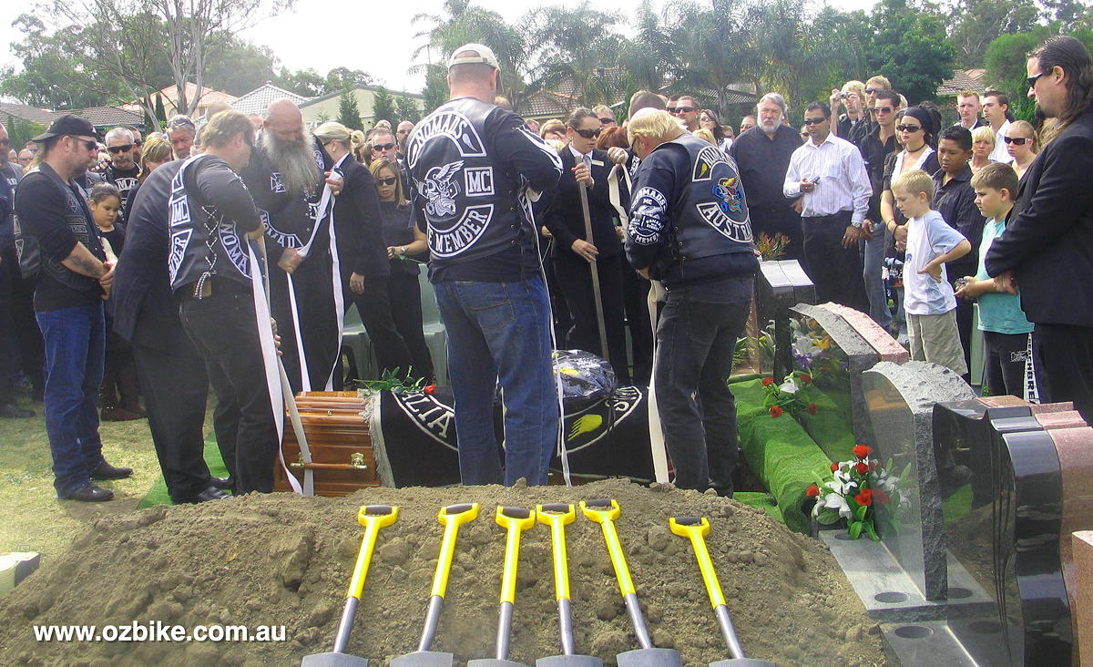 Ozbike Digital Magazine: RIP Metho Tom Ozbike_04