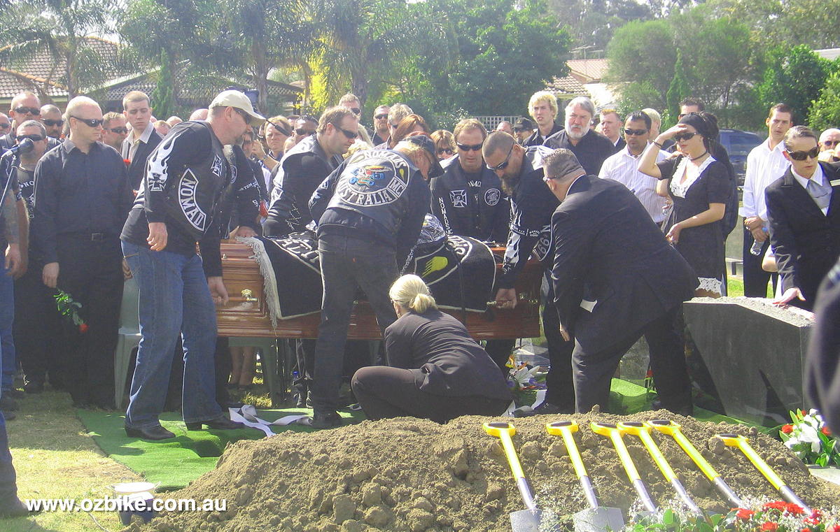 Ozbike Digital Magazine: RIP Metho Tom Ozbike_06