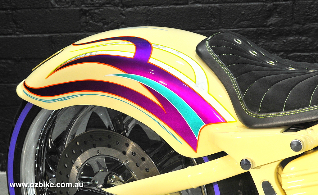 Ozbike Digital Magazine: Classic Cream ColorBond Rocker C Ozbike_03